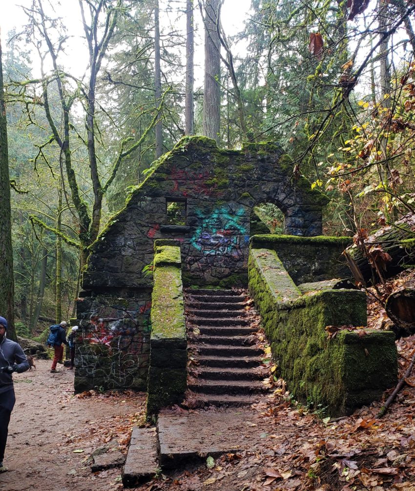 The Witch's Castle - Exploring with Alice