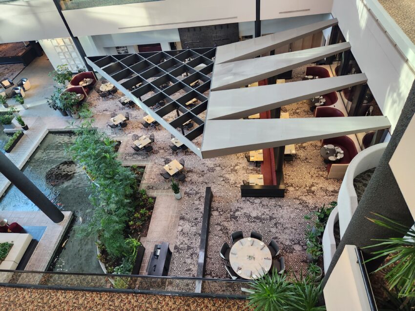 Hyatt Regency Houston West - Exploring with Alice
